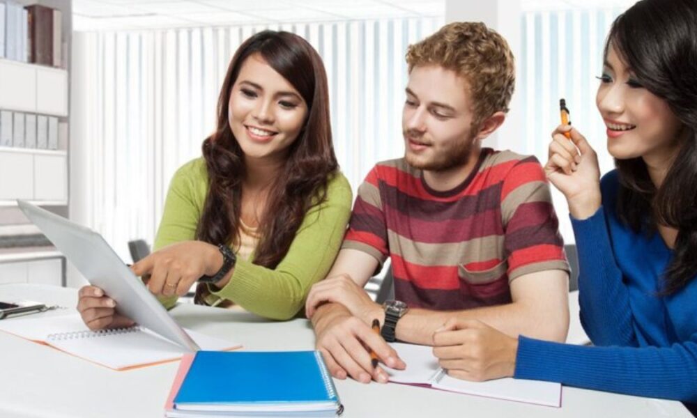 How Tutoring Centers Set Students Up for HSC Achievement