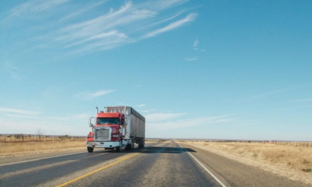 The Definitive Guide to Understanding Jackknife Semi Trailers